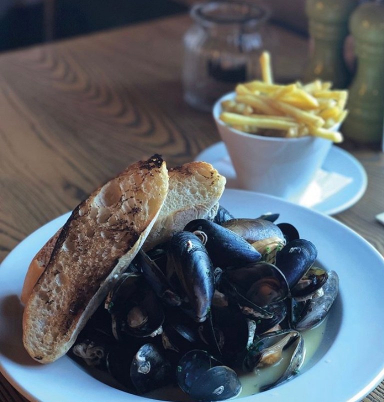 You Can Now Get Bottomless Mussels & Chips At This West Yorkshire ...