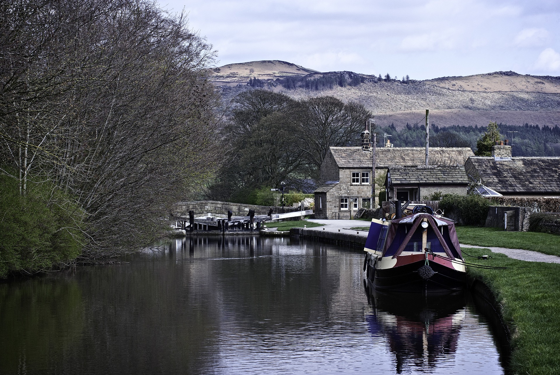7 Of The Best Canal Walks In Yorkshire - The Yorkshireman