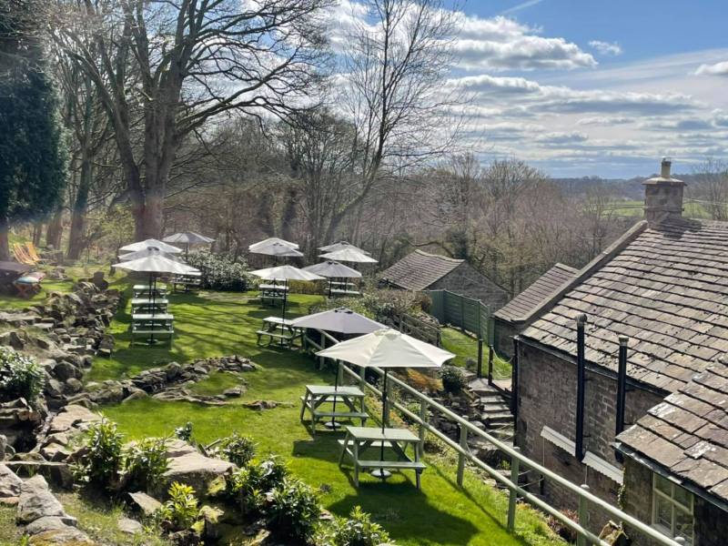 16 Of The Best Peak District Pubs To Visit - The Yorkshireman