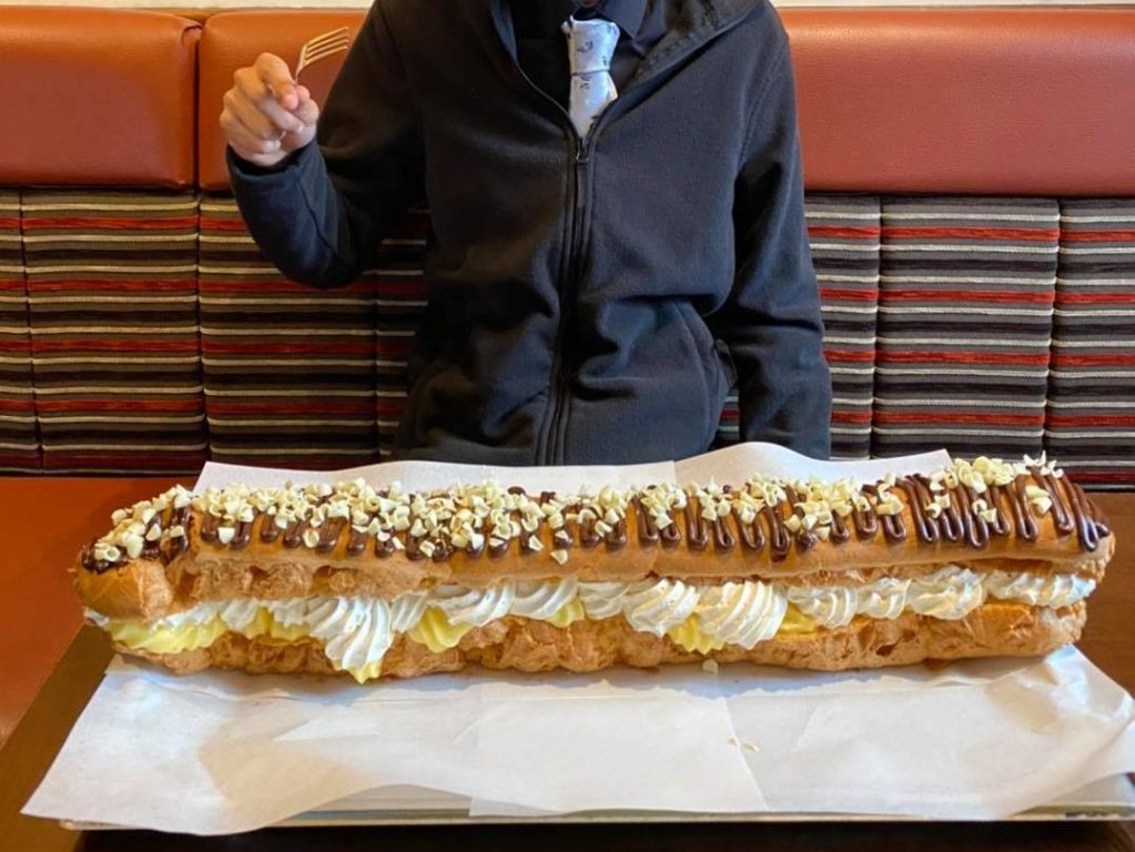 This Yorkshire Pub Is Selling A Giant Eclair - And It Looks Fantastic ...