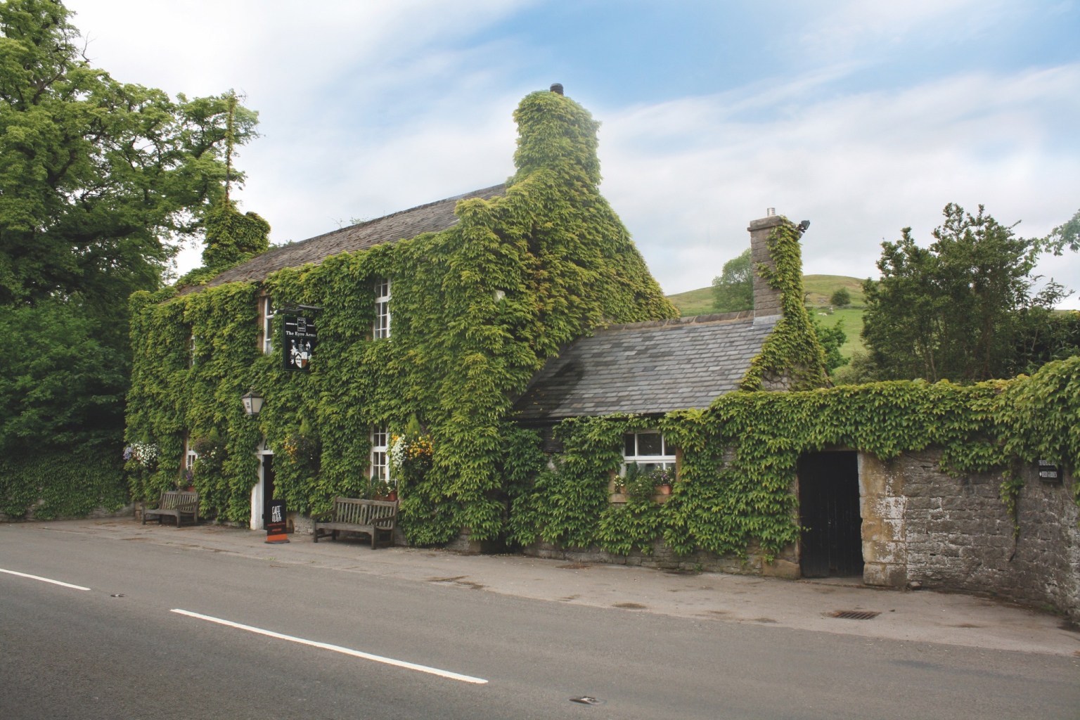 Peak District Pubs: Best To Visit - The Yorkshireman