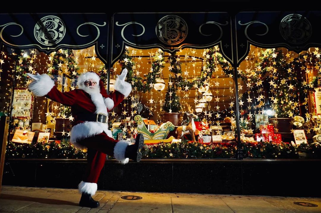 Bettys Tea Room Has Unveiled Its Iconic Festive Window Display - And It ...