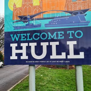 Hull Gets New 'Welcome To Hull' Sign That Absolutely Savages Leeds ...
