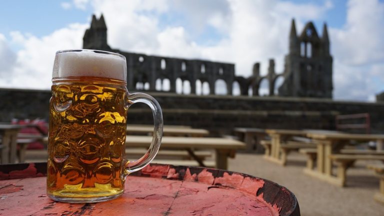 12 Of The Best Pubs In Whitby To Enjoy A Pint - The Yorkshireman