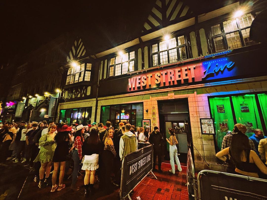 12 Of The Best Bars In Sheffield You NEED To Try