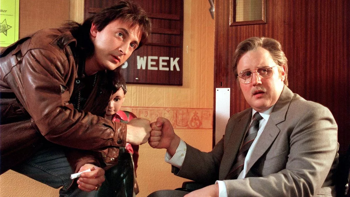 Peter Kay Wants To Revive Sitcom Phoenix Nights For Christmas Special ...