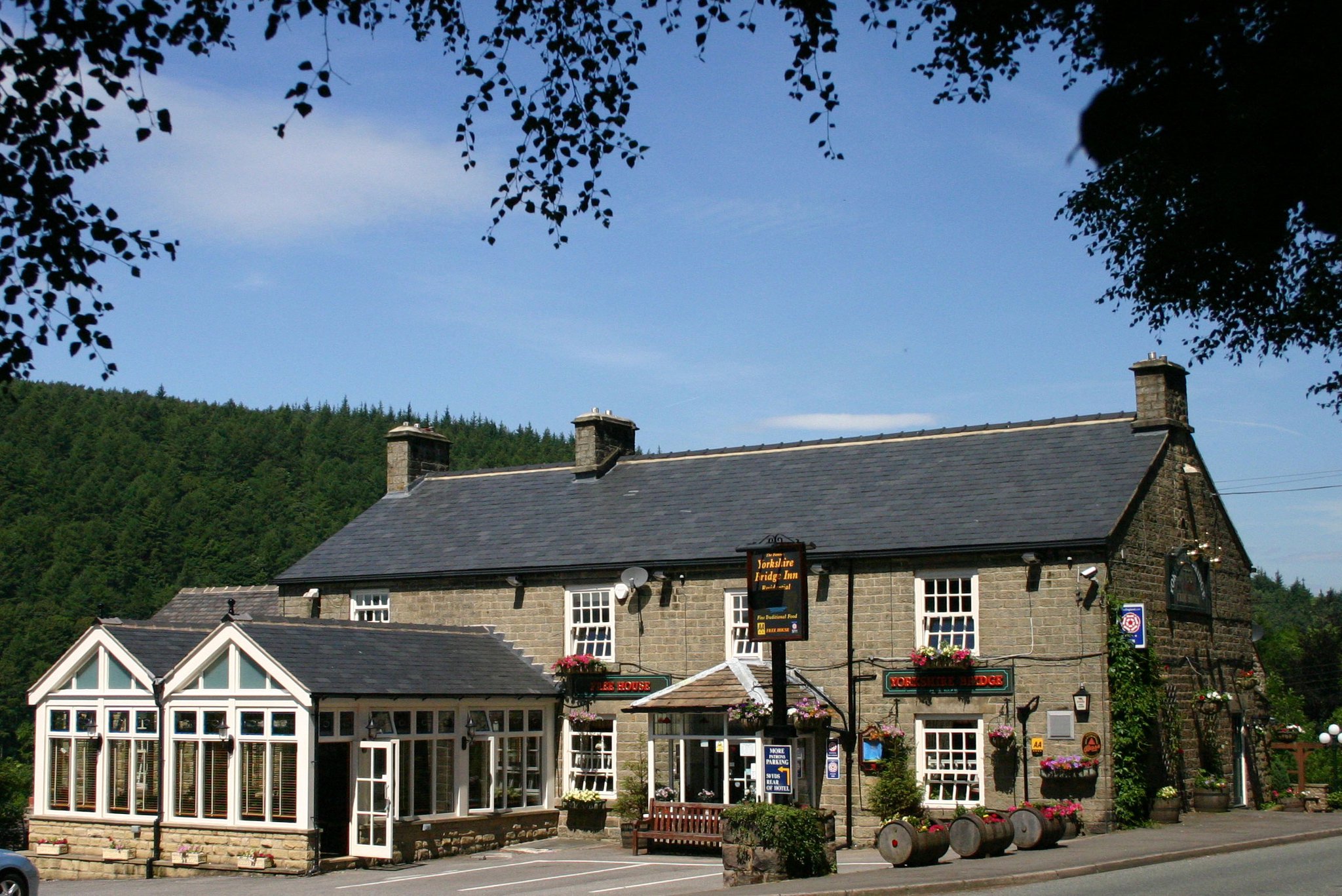 16 Of The Best Peak District Pubs To Visit - The Yorkshireman